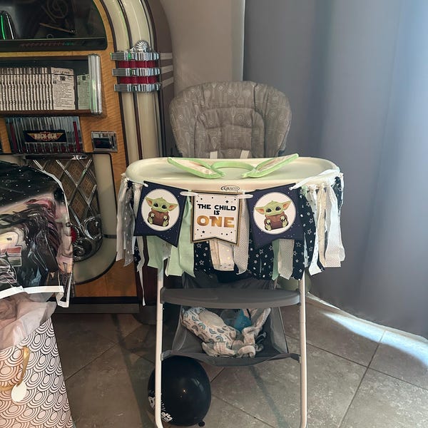 Baby Yoda High Chair Fabric Garland, Star Wars Mandelorian Birthday ...