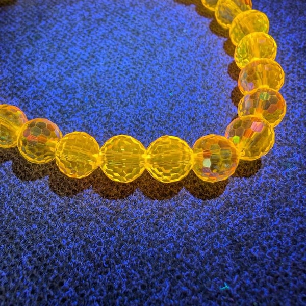 7.25" Vintage UV Reactive Uranium Crown Trifari Molded Glass Yellow ...