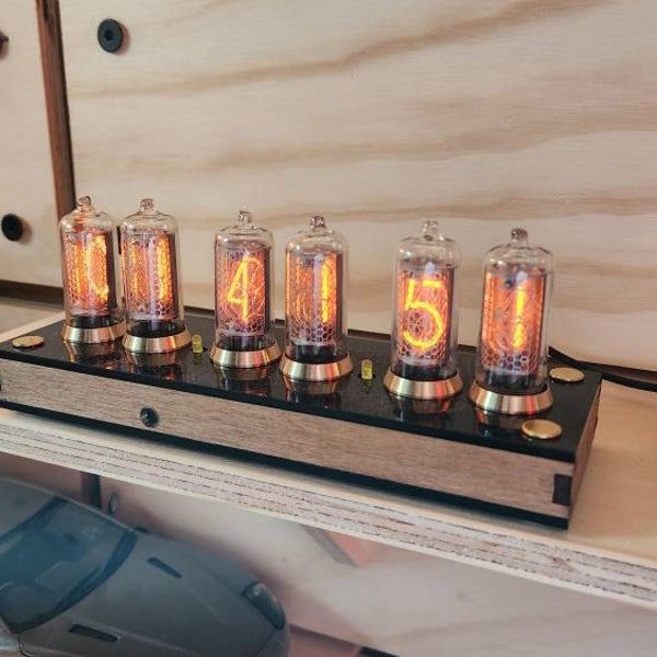 Nixie Tube Watch IN-2 Kraken Clock Timepiece Neon-lit Wristwatch ...