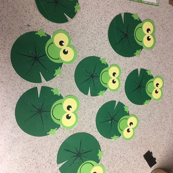 Frogs Holding Lily Pads Clip Art for Scrapbooking Card Making Cupcake ...