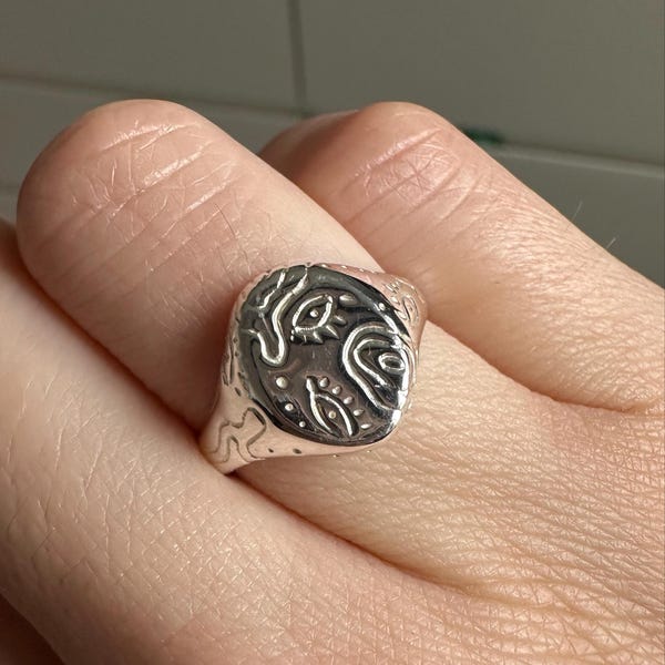 Silver Signet Ring - Eyes Artsy Ring - Unique Signet Ring Genderless - Etsy