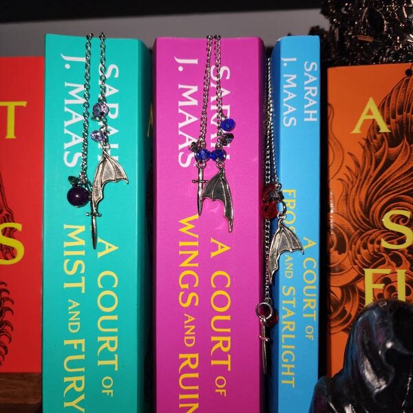 4th Wing Keychain | Bookish - Etsy