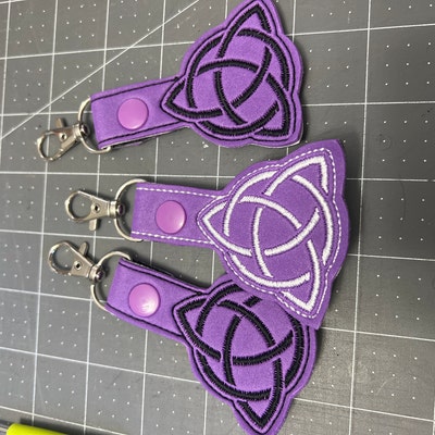 Digital File Embroidered Daisy Skull Key Fob Design for Machine ...