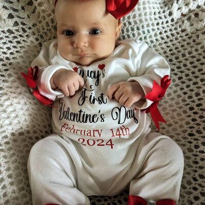 Newborn Baby Homecoming Set. SUPERB QUALITY Sleepsuit Hat Bib Headband ...