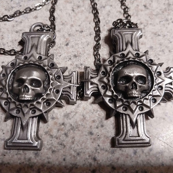 Inquisition Rosette Cross Pendent - Etsy