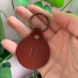 Custom Leather Circle Keychain. Monogrammed Personalized Full - Etsy