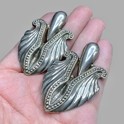 Pretty Metal and Paste Brooch 1950 - Etsy