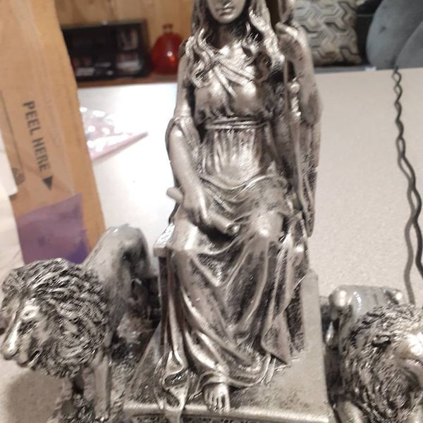 Egyptian Goddess Cleopatra Statue With Leopard Love Sculpture God ...