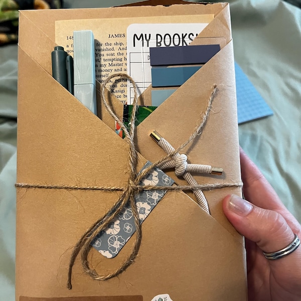 Blind Date With a Book / Gift for Book Lover / Reading Addict / Gift ...