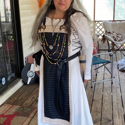 Medieval Burgundy Headdress. Renaissance Headdress. Torque. - Etsy