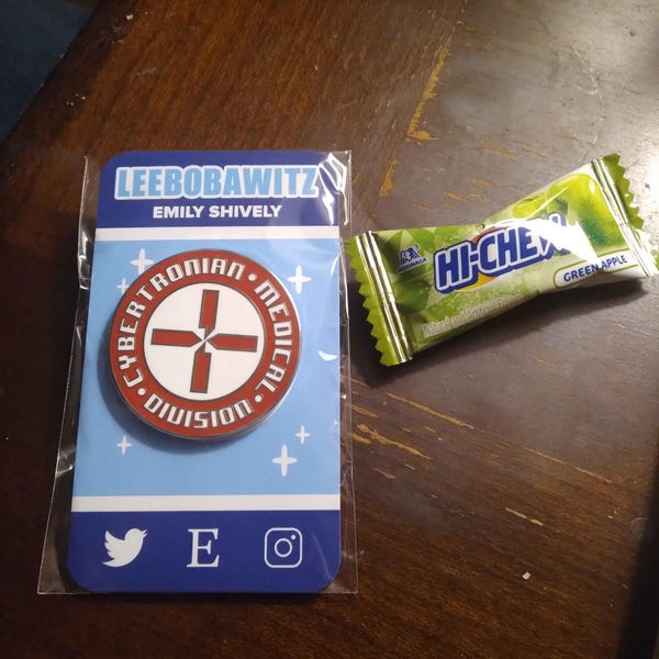 Chibiformer Bumblebee & Ratchet Hard Enamel Pin Transformers, Autobot ...