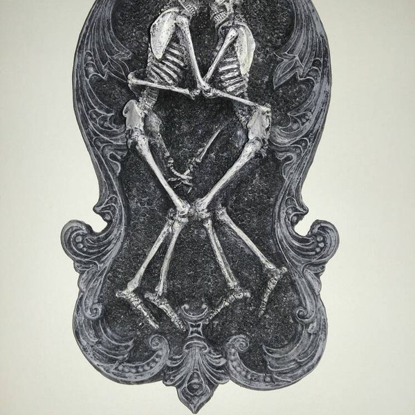 Amor Aeternus, Skeleton Lovers Wall Plaque, Resin Sculpture | Gothic ...
