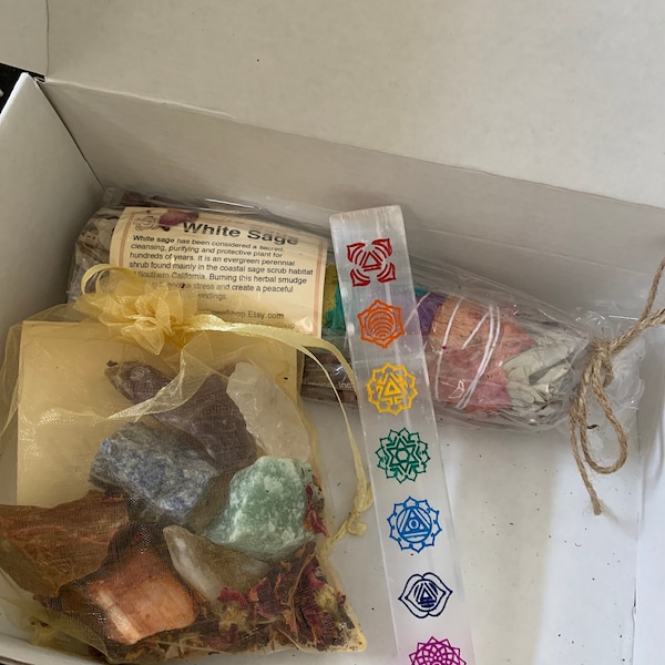 7 Chakras Crystal Gift Set 7 Chakra Crystals, Sage Smudge & Selenite ...