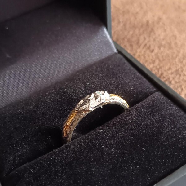 Couples Solid Gold Fingerprint Rings With Raw Texture. Wedding Ring Set ...