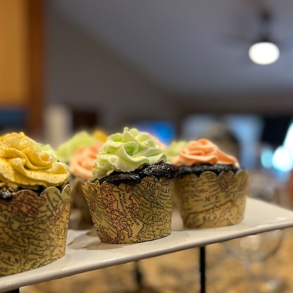 Cupcake Wraps, Map Paper Cupcake Wraps, Bon Voyage Party, Map Theme ...