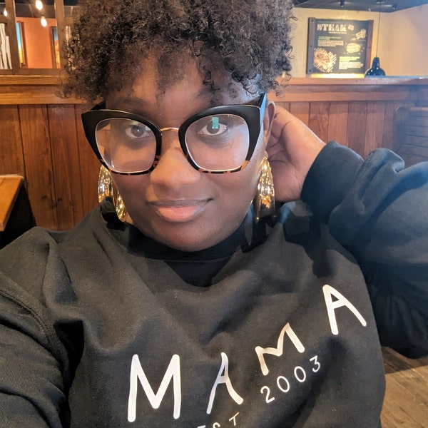 Custom Mama Sweatshirt With Date and Children Name on Sleeve, Mama ...