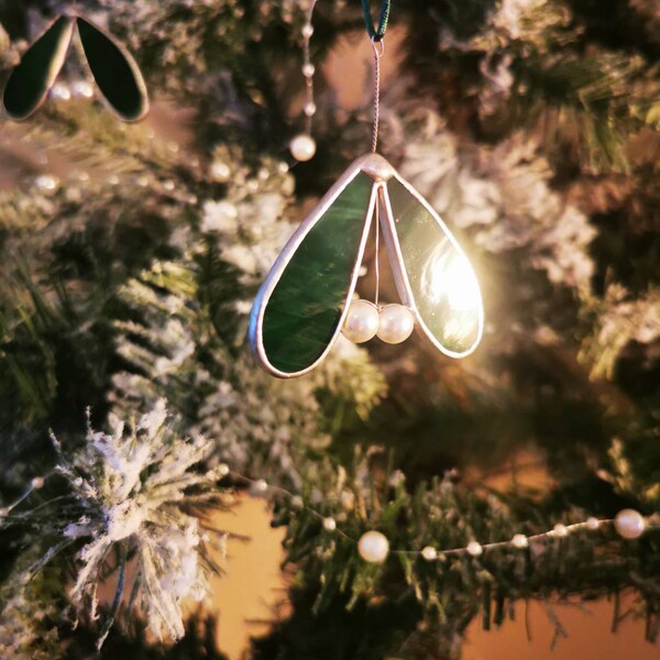 3 Glass Bauble, Mistletoe Christmas Decoration, Mistletoe Tree ...