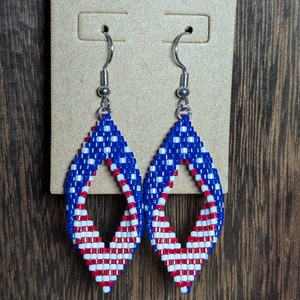 Twisted Peyote Beaded Earrings Tutorial, Folded Peyote Leaf Tutorial ...