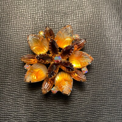 BROOCH LOCK Holds Your Clasp in Place and Along With the Pin Anchor ...