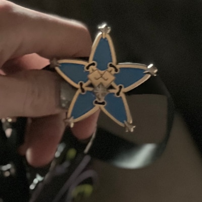 Widowmaker Hourglass Spray Inspired Enamel Pin Overwatch - Etsy