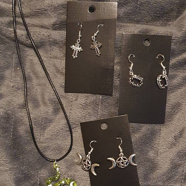 Sacred Heart Bead Necklace Gothic Jewellery Gothic Alternative Goth ...