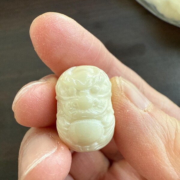 2 PCS or 4 PCS Natural Corozo Nuts Engraved Great Wall Lines 3 Holes ...