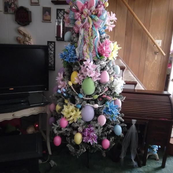 Red Bird Tree Topper Battery Operated Lights on a Timer, Christmas ...