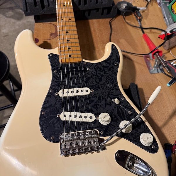 Custom White Psychedelic Textured Pickguard - Fits Fender Telecaster ...