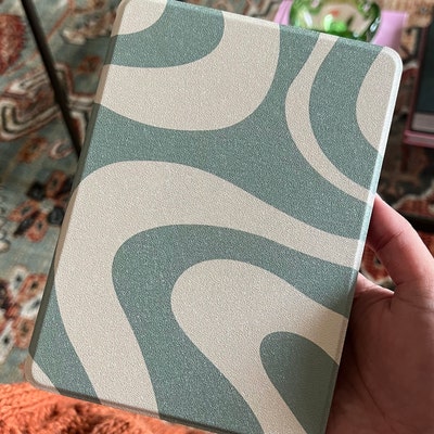 Burn Book iPad Case With Pencil Holder for iPad 10/9/8, 10.21112.9 ...