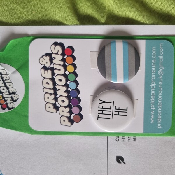 Bulk Pack Blank Pronoun Pins. 1.25 Inches (32mm) Diameter. Customisable. My Pronouns Are ...