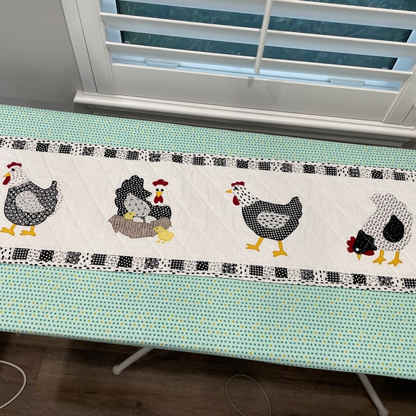 The Girls, Quilted Table Runner Pattern - Etsy