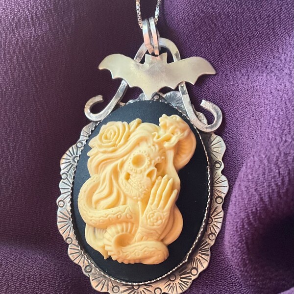 Vampire Cameo 5 Unset Cameos Vampire Bat Girl Lady Ivory on Hazy Dark ...