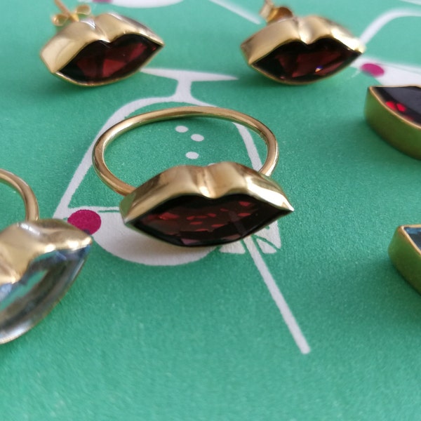 Red Garnet Lips Ring: 925 Sterling Silver Gold Plated Kiss Ring, Garnet ...