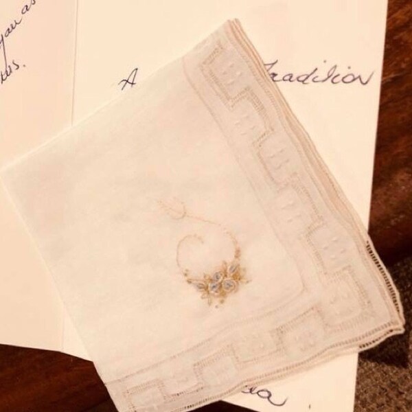 GORGEOUS Vintage Madeira Linen Tablecloth, Cutwork and Hand Embroidered ...