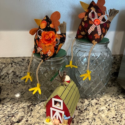 Fall Chickens on A Twine Door Hanger Garland Stuffed Chicken Tier Tray ...