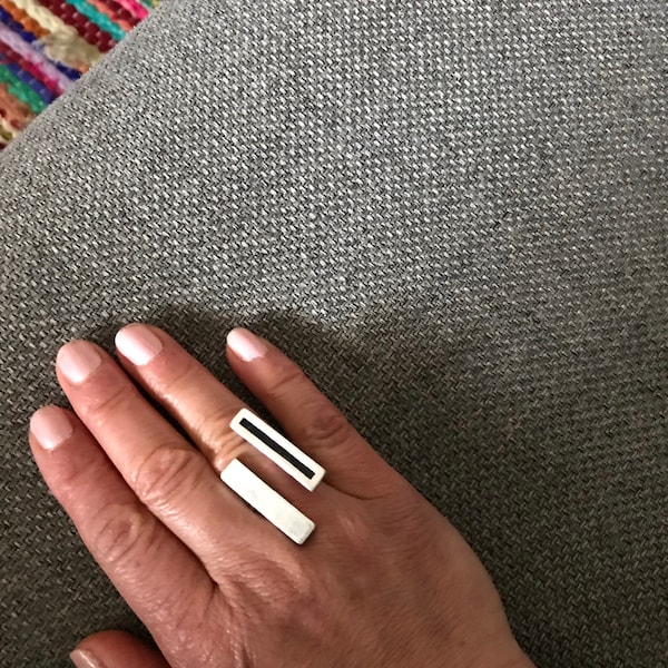 Silver Two Vertical PARALLEL LINES Ring, Unique Hammered Abstract Ring ...