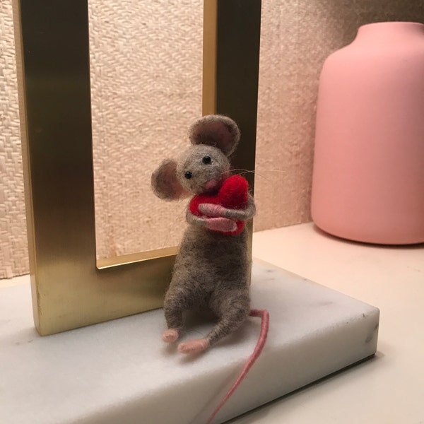 Needle Felted Mice, Felted Valentines Mouse, Felt Mouse With Red Heart ...