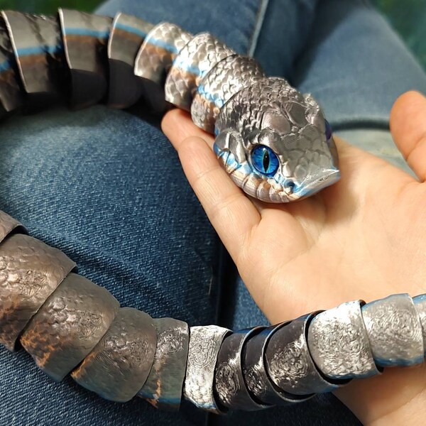 Falkor Luck Dragon Never Ending Story 80s Nostalgia Articulated Desk ...