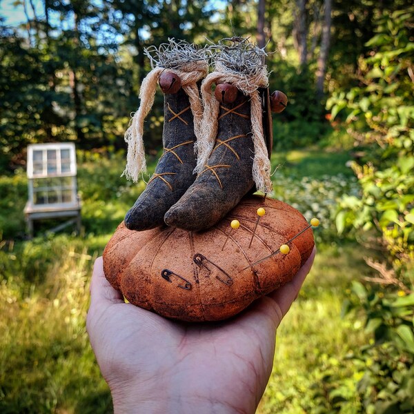 DIGITAL FILE Halloween Fall Primitive Grungy Lil Witch Boots Pinkeep ...