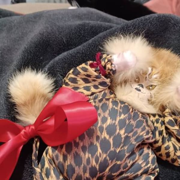 Antique Scale - Old Scales - Metal Scales - Hand Scales for Commodity ...