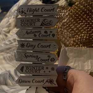 ACOTAR Bookshelf Signposts: Officially Licensed SJM Prythian Court ...