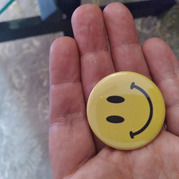 Yellow Happy Face Smiley Face Pin Badge Pinback Button ~ 1" Pin 1.5 ...