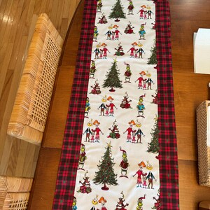 Grinch Face Table Runner - Etsy