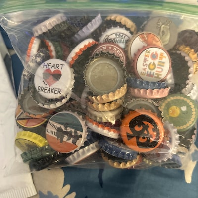 Mixed Beer Bottle Caps 350 DIFFERENT Mixed Designs No Defects Home Brew ...