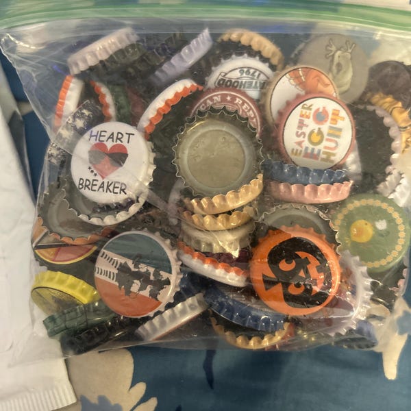 Mixed Beer Bottle Caps (350+ DIFFERENT Mixed Designs!) No Defects Home ...