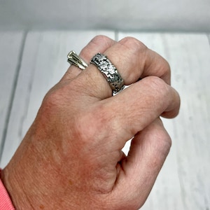 Wave Kinetic Balls Spinner Fidget Ring With Moving Bearings and ...