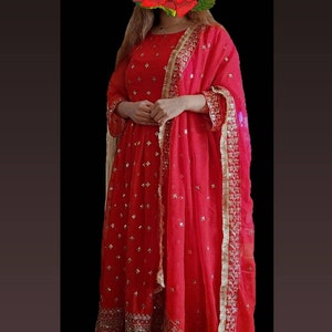 Pakistani Designer Grey Georgette Embroidered Full Sleeves Kurta Pent ...