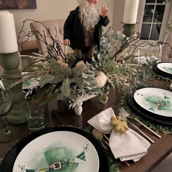 Pig Plate - Farmhouse Dinnerware, Pig Dinnerware, Red and Black Pig ...