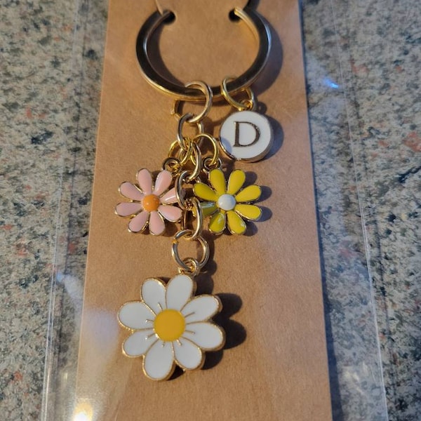 Personalized Daisy Keychain. Floral Key Ring. Bag. Wallet. Key Chain ...