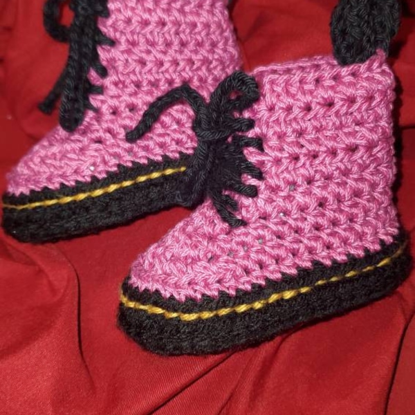 CROCHET PATTERN Cute Baby Sneaker Crochet Booties "federation" Runners ...